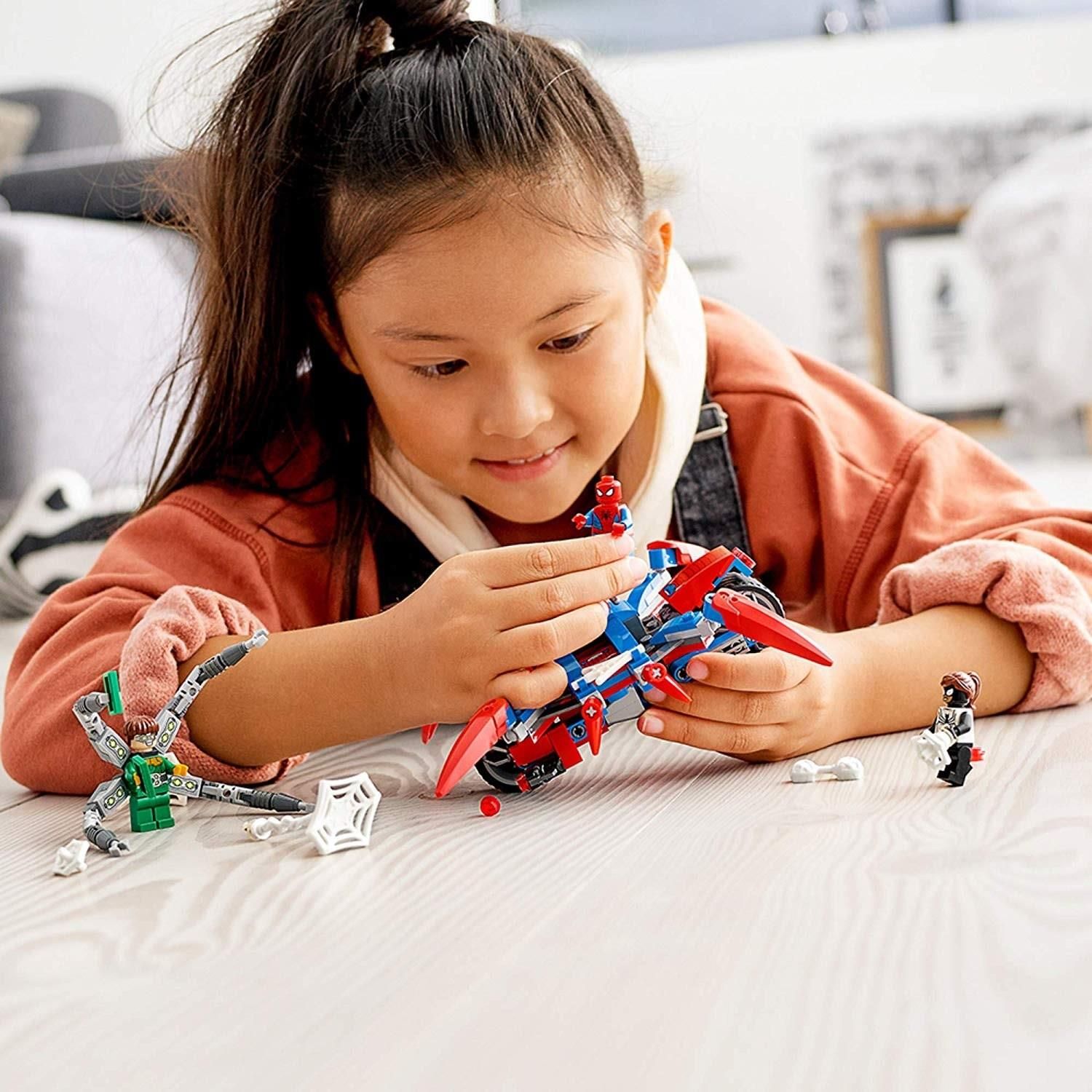 LEGO Marvel 76148 Spider-Man kontra Doc Ock - Ceny i opinie - Ceneo.pl