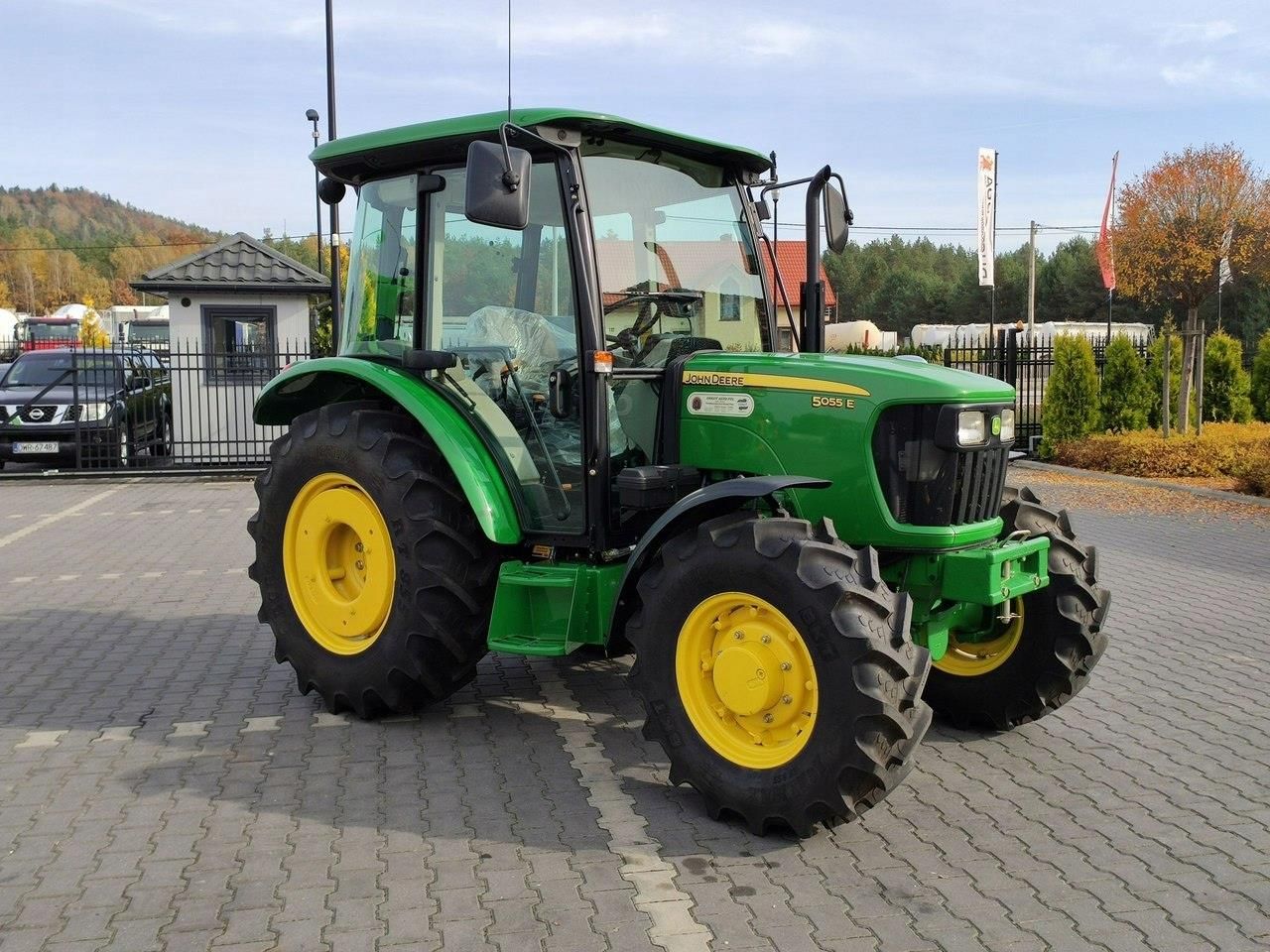 Ciągniki John Deere 5055 E Jak Fabrycznie NOWY - Opinie i ceny na Ceneo.pl