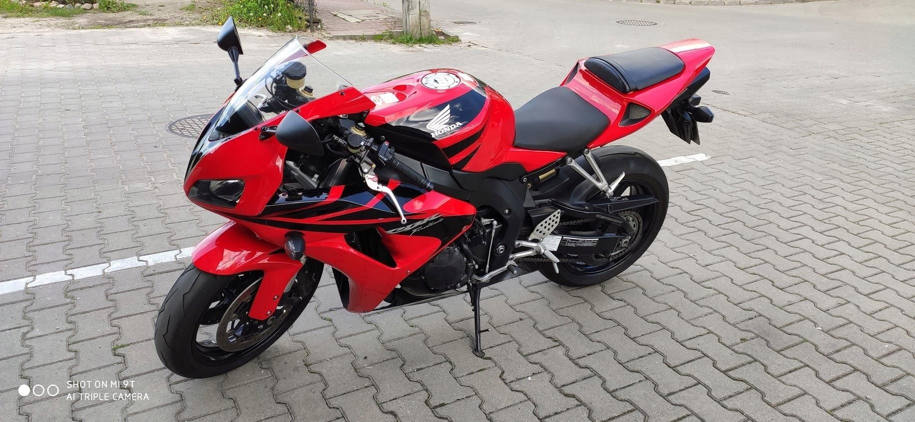 Honda CBR 1000 RR Fireblade (SC57) - Opinie i ceny na Ceneo.pl