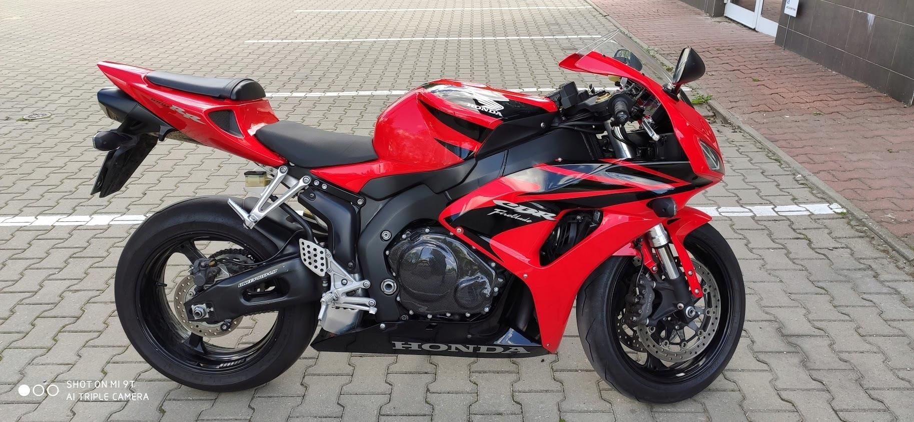 Honda CBR 1000 RR Fireblade (SC57) - Opinie i ceny na Ceneo.pl