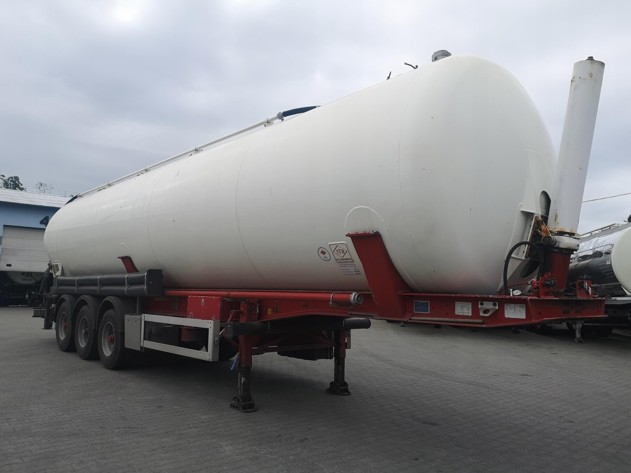 NACZEPA CYSTERNA MARKI FELDBINDER KIP 60.3 - Opinie i ceny na Ceneo.pl