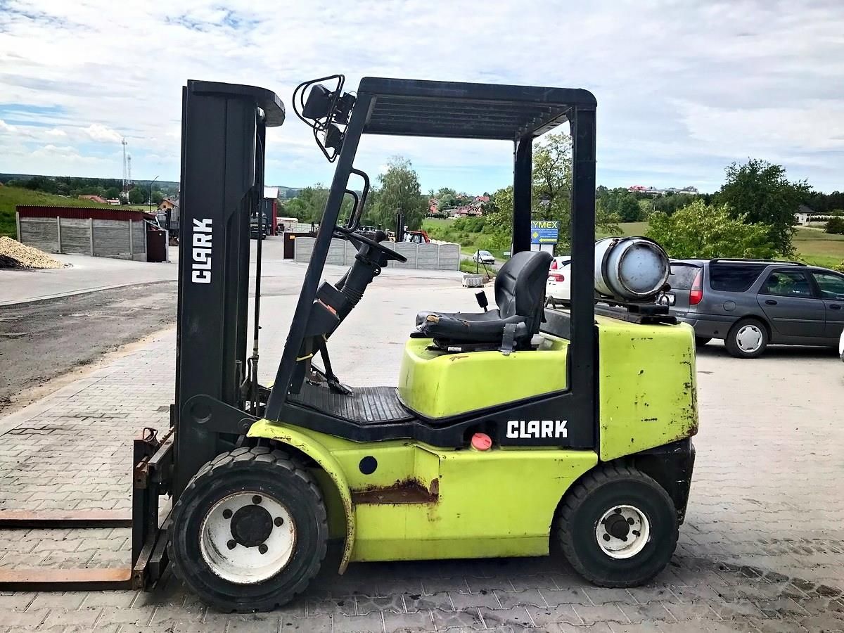 Wózek widłowy CLARK CGP30 LPG 3000kg przesuw 2000' - Opinie i ceny na ...