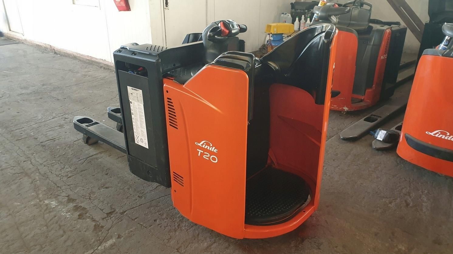 Linde T20SP Elektryczny wózek paletowy z podestem - Opinie i ceny na ...