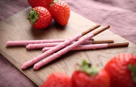 Glico Pocky truskawkowe Japońskie - 55g - Ceny i opinie - Ceneo.pl