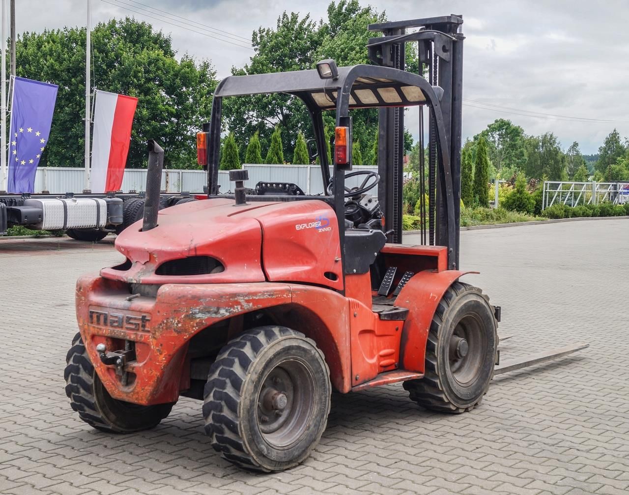 Wózek widłowy terenowy Mast Explorer H25D 2WD - Opinie i ceny na Ceneo.pl