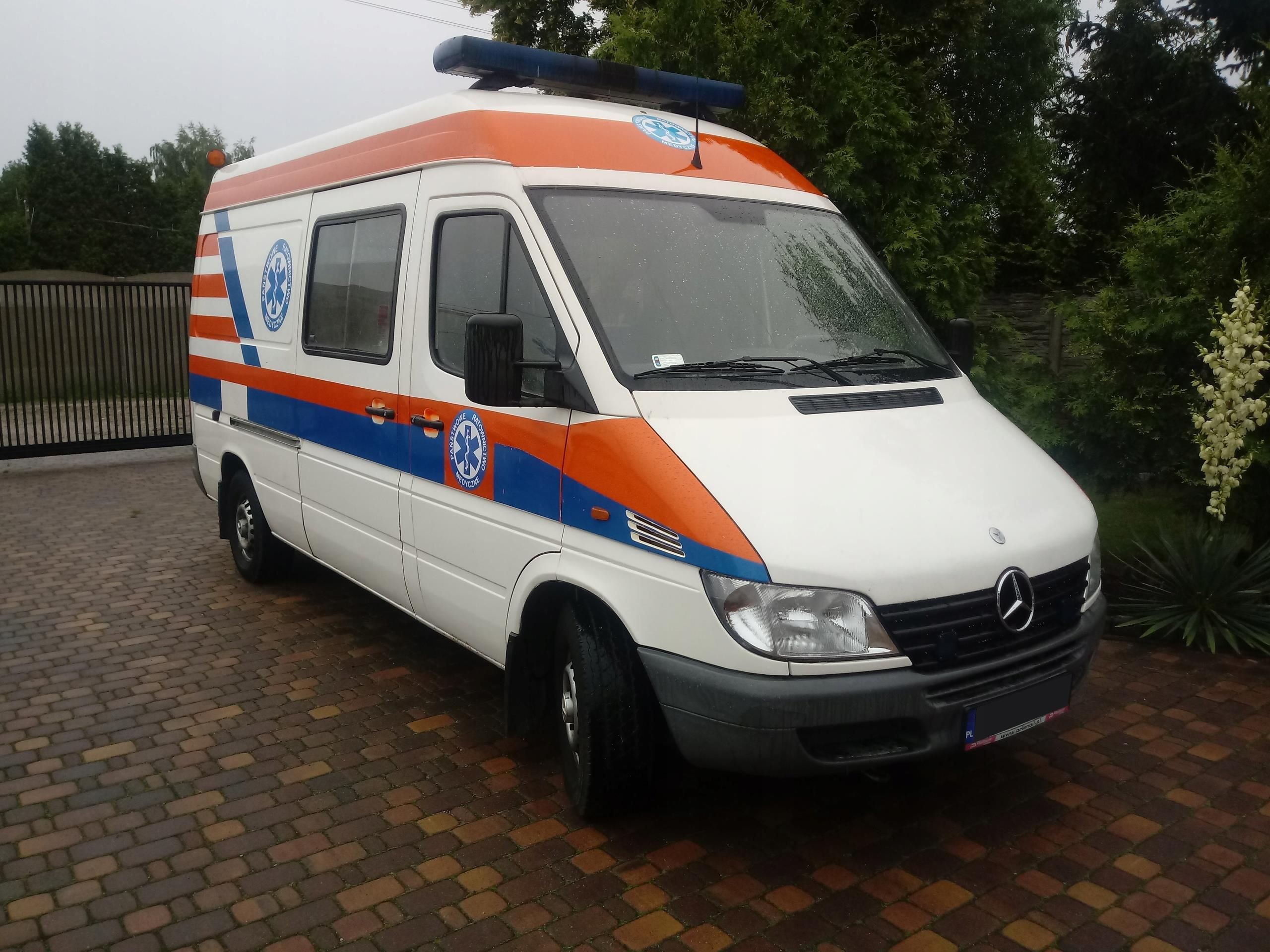 Ambulans Karetka Mercedes Sprinter Kamper Camper - Opinie i ceny na ...