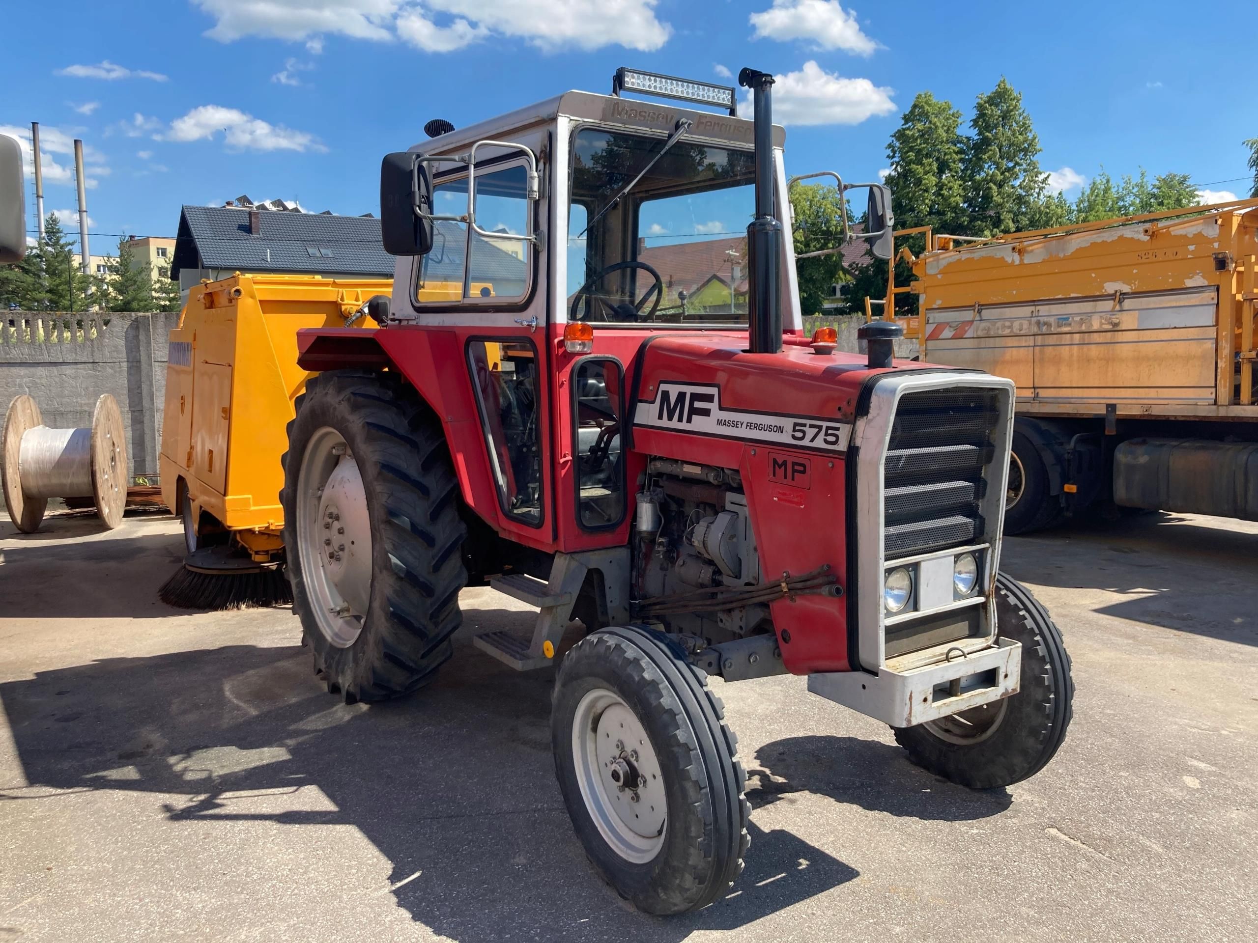 TRAKTOR MF Massey Ferguson 575-2 - Opinie i ceny na Ceneo.pl