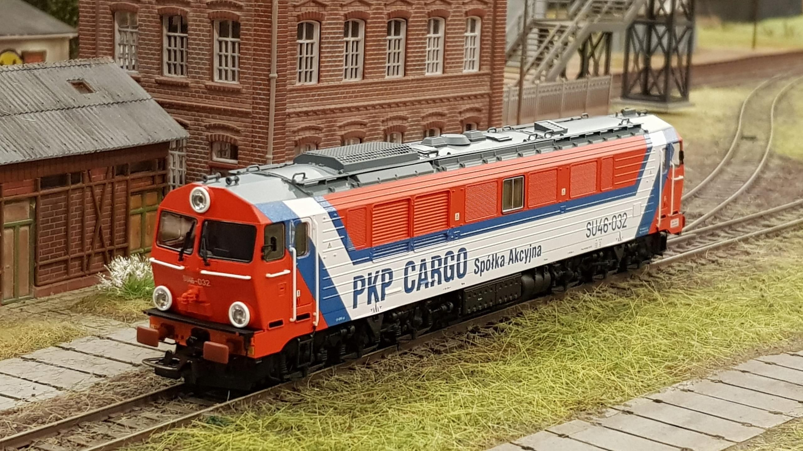 LOKOMOTYWA SPALINOWA SU46 PKP CARGO H0 PIKO 52866 - Ceny i opinie - Ceneo.pl