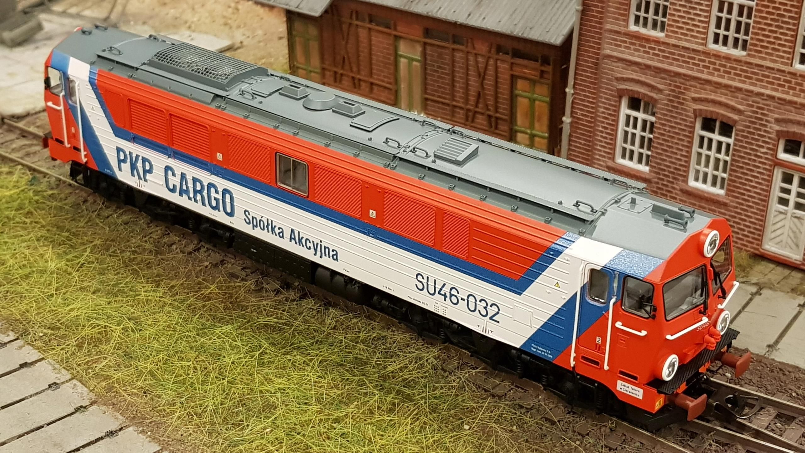 LOKOMOTYWA SPALINOWA SU46 PKP CARGO H0 PIKO 52866 - Ceny i opinie - Ceneo.pl