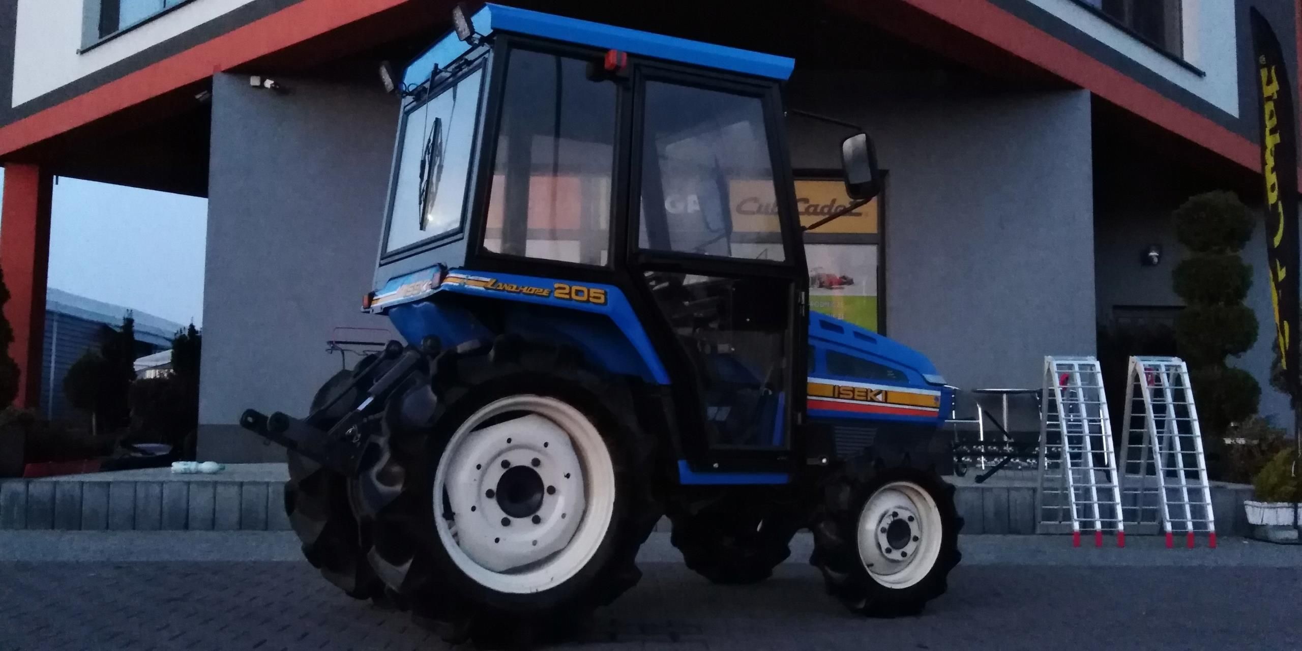Traktor z kabiną ogrzewaną ISEKI TU205 wspomaganie - Opinie i ceny na Ceneo.pl