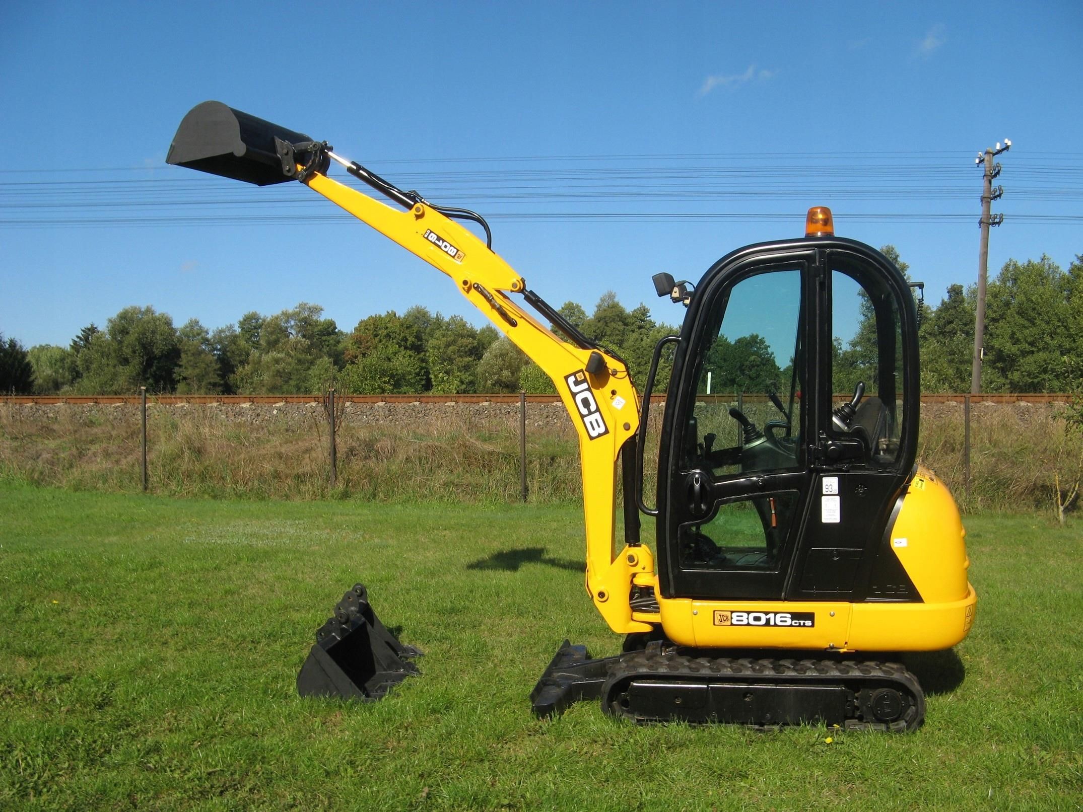 Minikoparka JCB 8016 CTS 2013r. - Opinie i ceny na Ceneo.pl