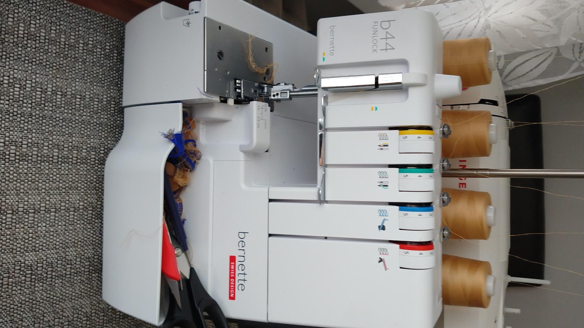 Bernina Bernette B44 Funlock - 2,3,4-Nitkowy Overlock + Pojemnik - Ceny i opinie - Ceneo.pl