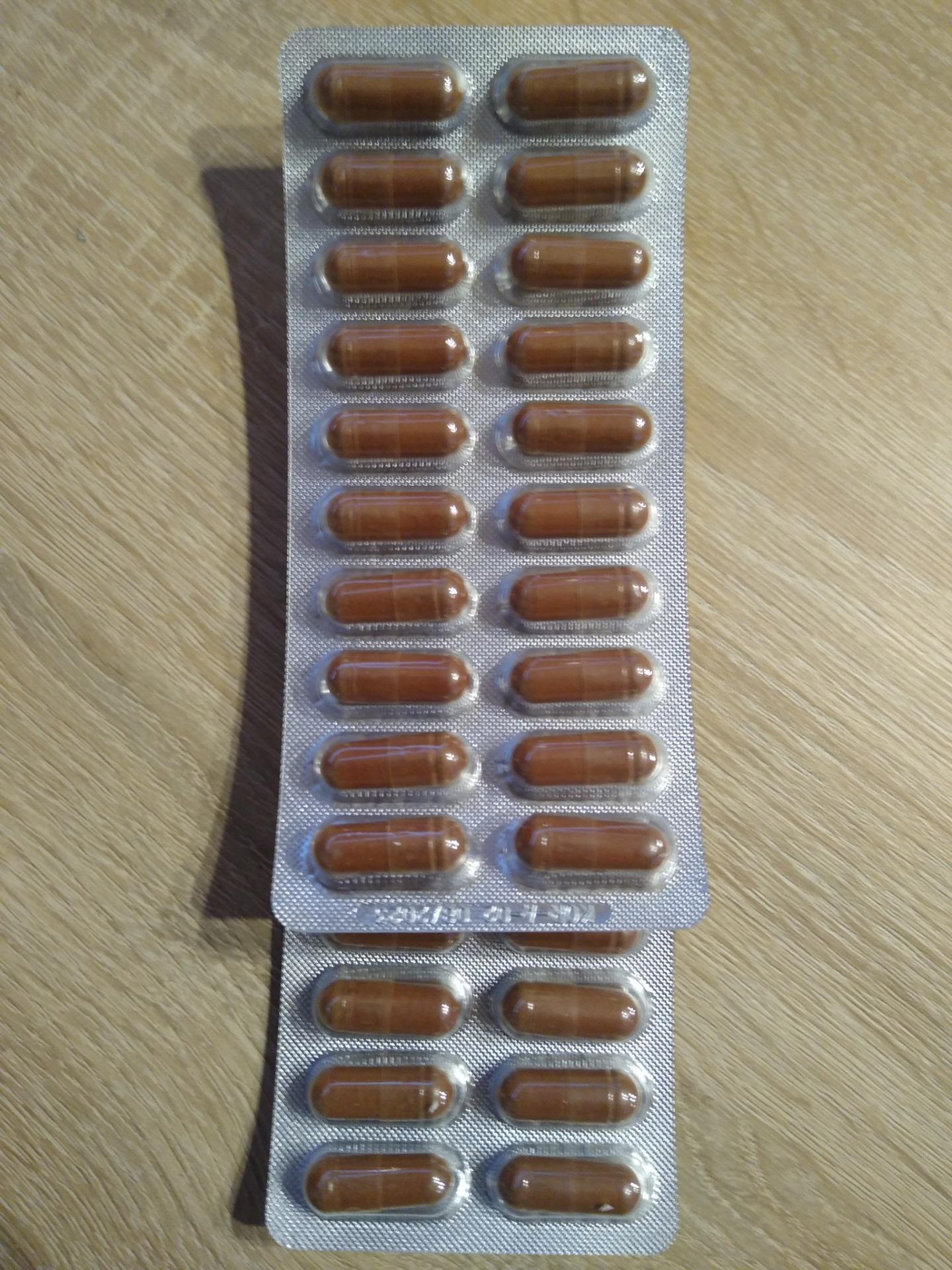 Medica Herbs KORA SOSNY 40 kaps - Opinie i ceny na Ceneo.pl