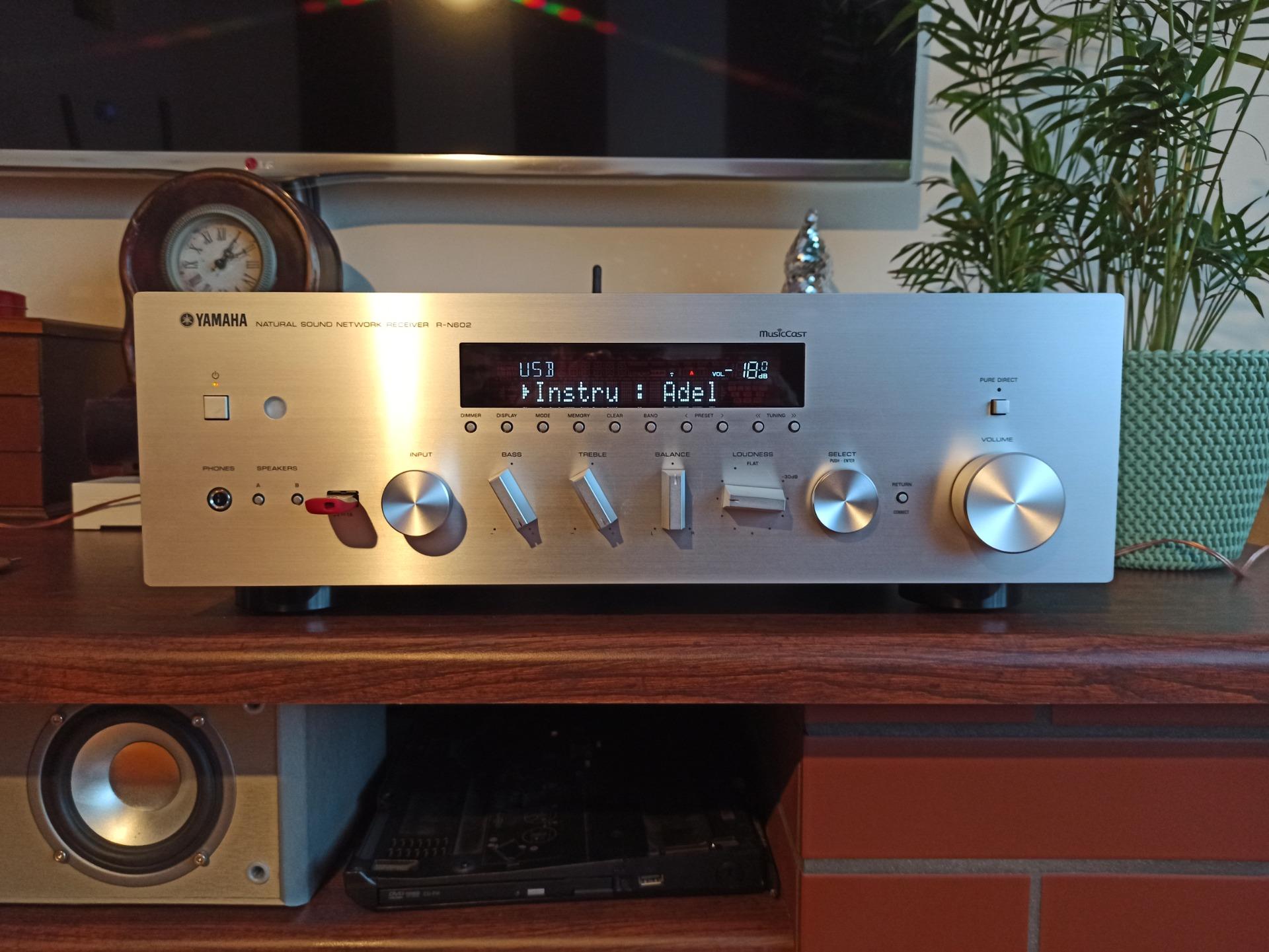 Amplituner Yamaha MusicCast R-N602 Srebrny - Opinie i ceny na Ceneo.pl