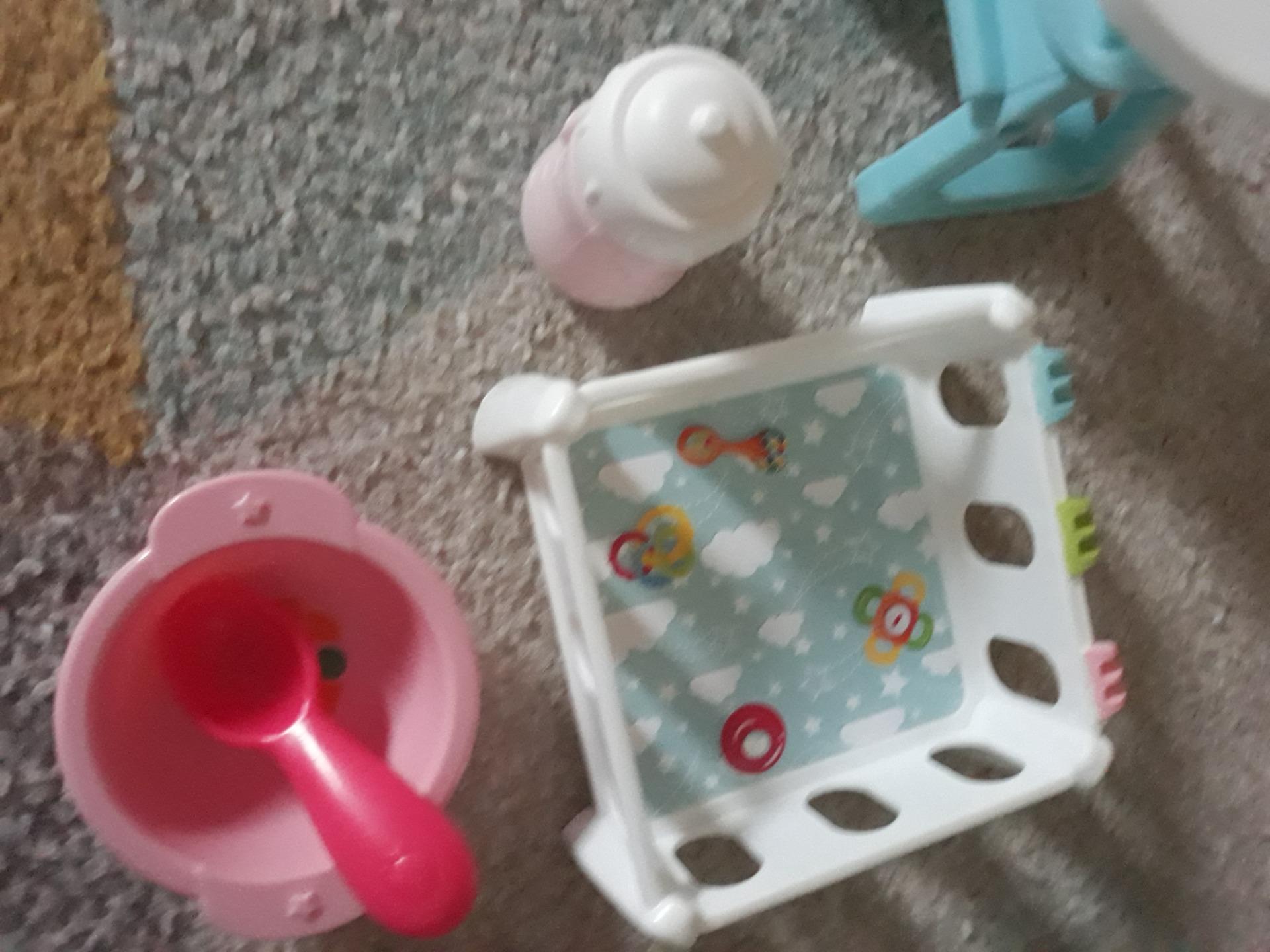 Fisher-Price Little People Karmienie i drzemka bobasa Figurka Bobas ...