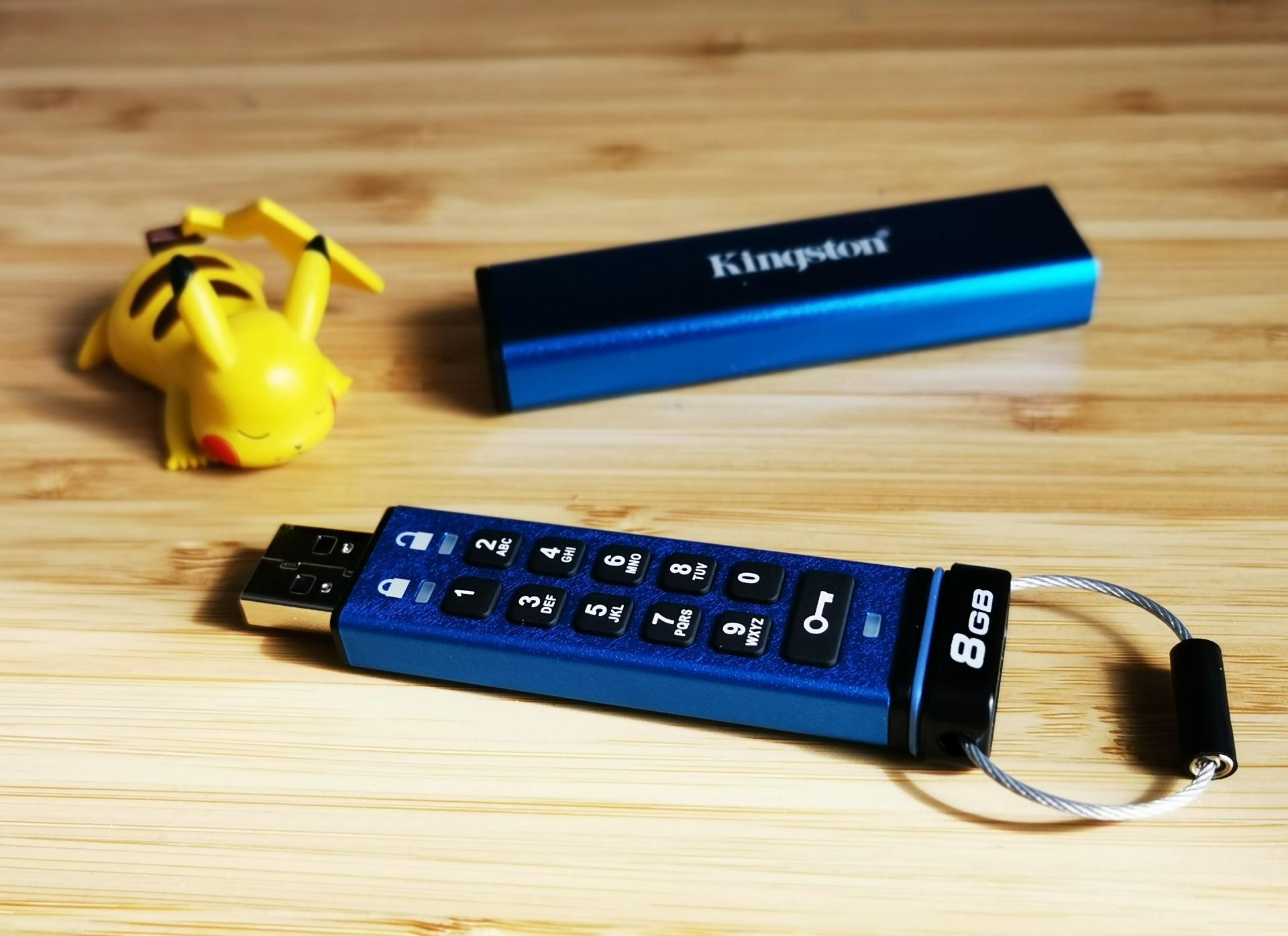 Pendrive Kingston DataTraveler 2000 8GB Niebieski (DT2000/8GB) - Opinie ...