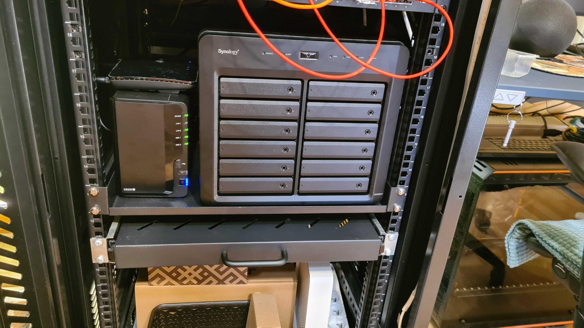 Serwer Synology Diskstation (DS3617XSII) - Opinie i ceny na Ceneo.pl