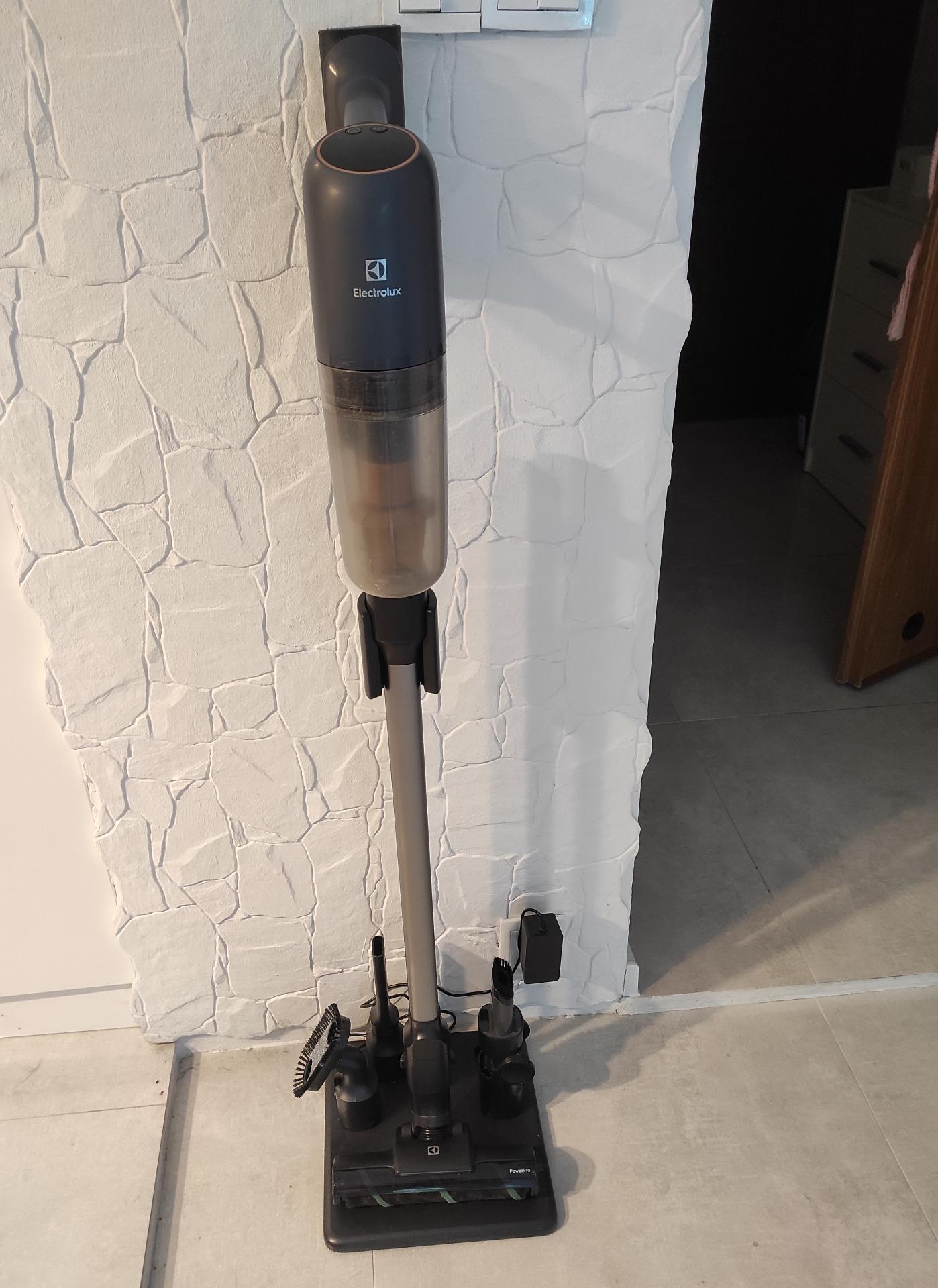 Electrolux Ultimate 700 Turbo Drive EP71U142XN - Opinie i ceny na Ceneo.pl