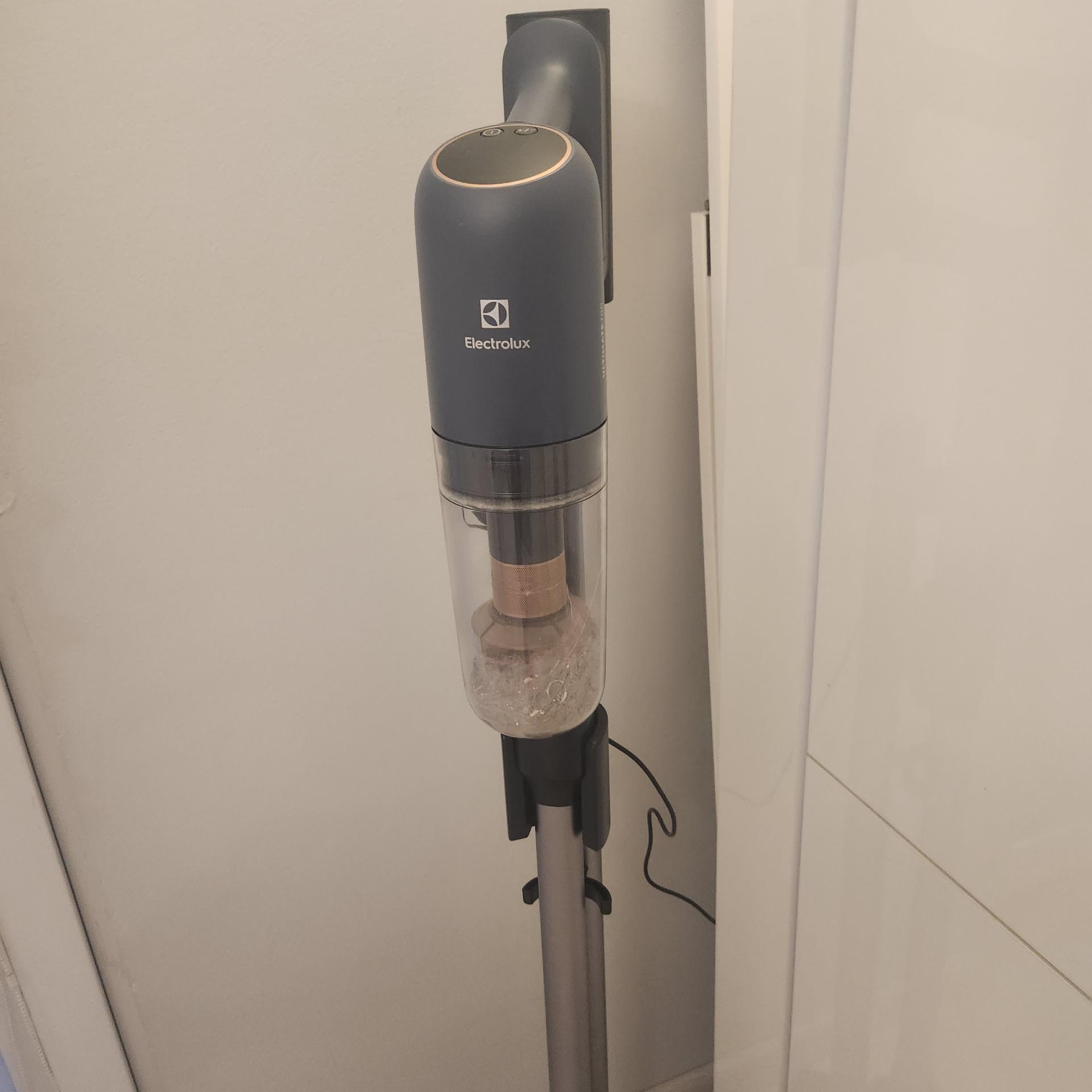 Electrolux Ultimate 700 Turbo Drive EP71U142XN - Opinie i ceny na Ceneo.pl