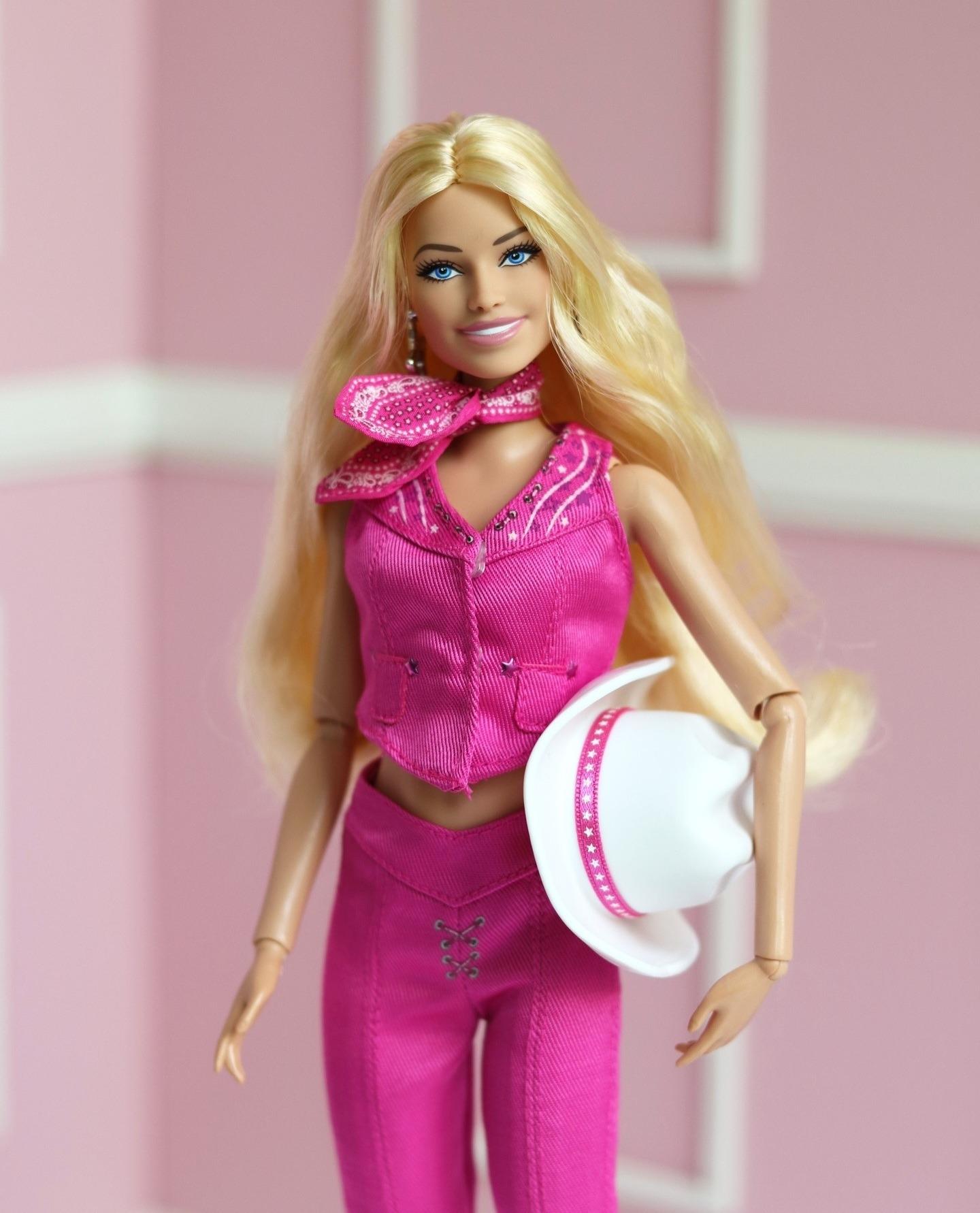 Lalka Barbie filmowa Margot Robbie jako Barbie HRF26 - Ceny i opinie ...