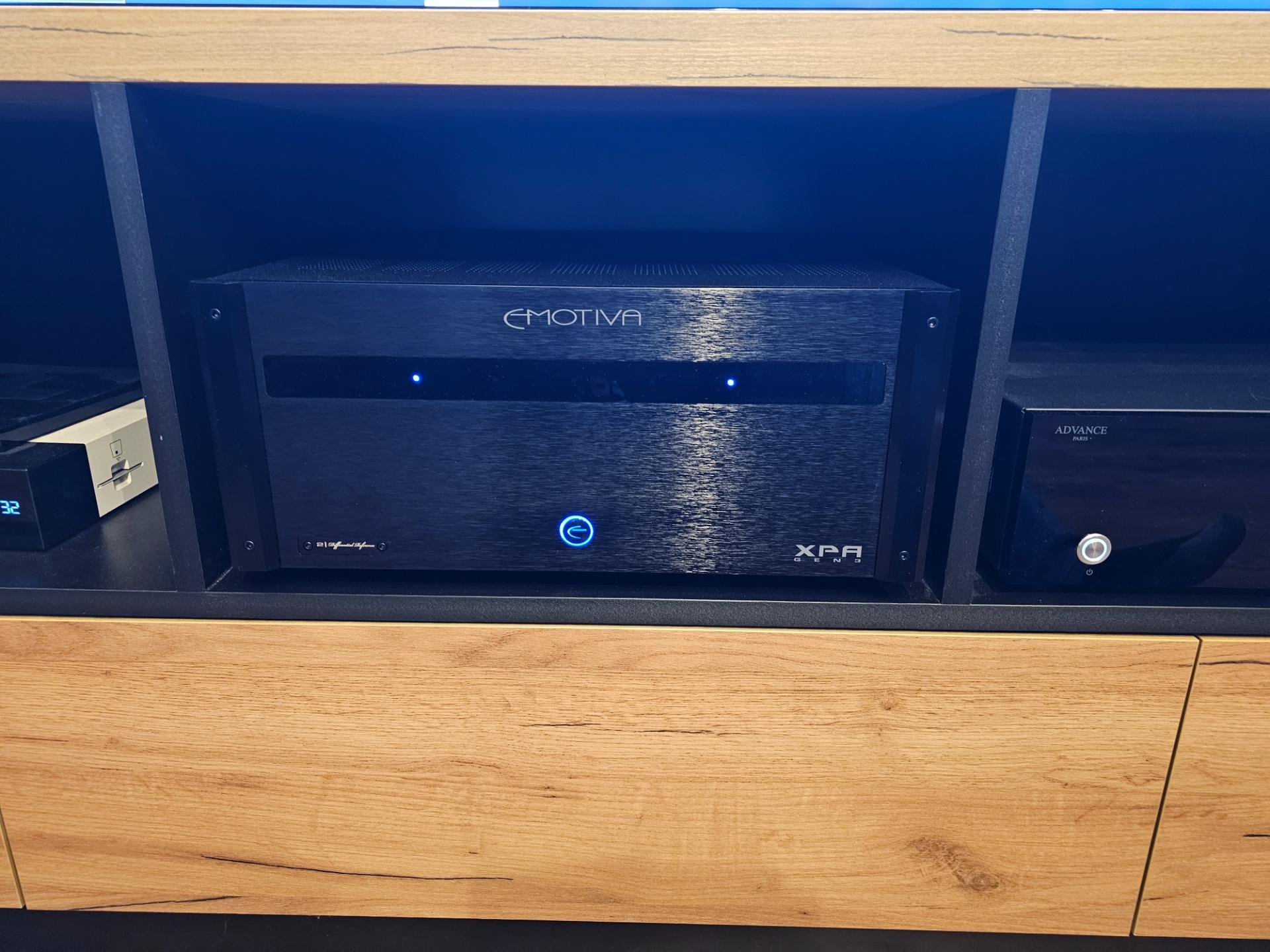 Wzmacmiacz audio Emotiva XPA-DR2 Gen3 - Opinie i ceny na Ceneo.pl